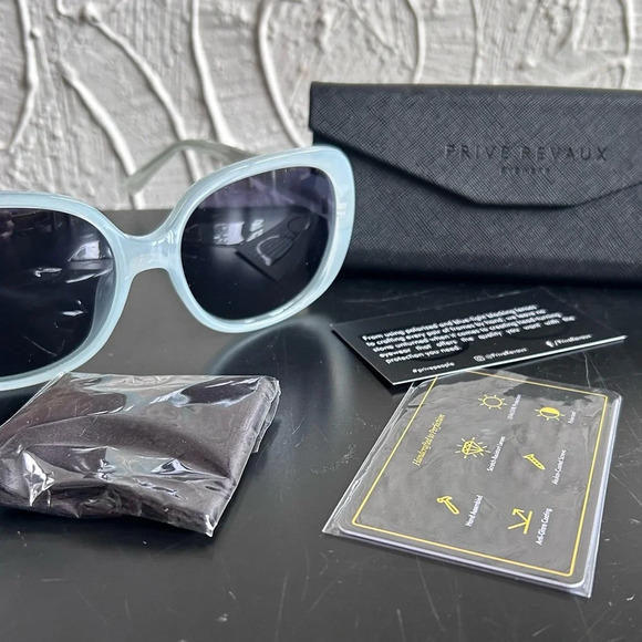 prive revaux | Accessories | New Prive Revaux Hollywood Heir Mint Green ...